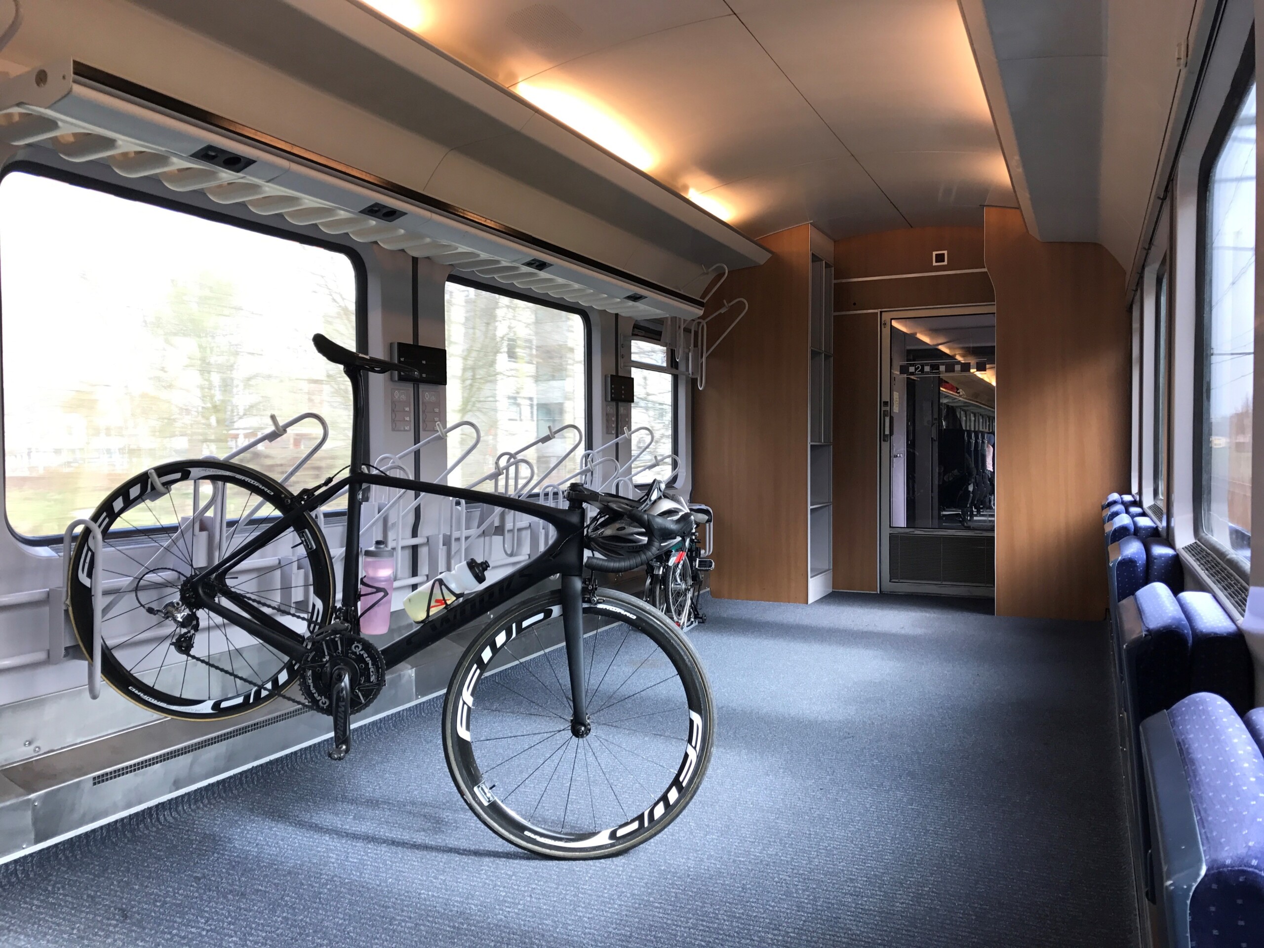 Geen reserveringsplicht, maar meer plek voor de fiets in de trein ...