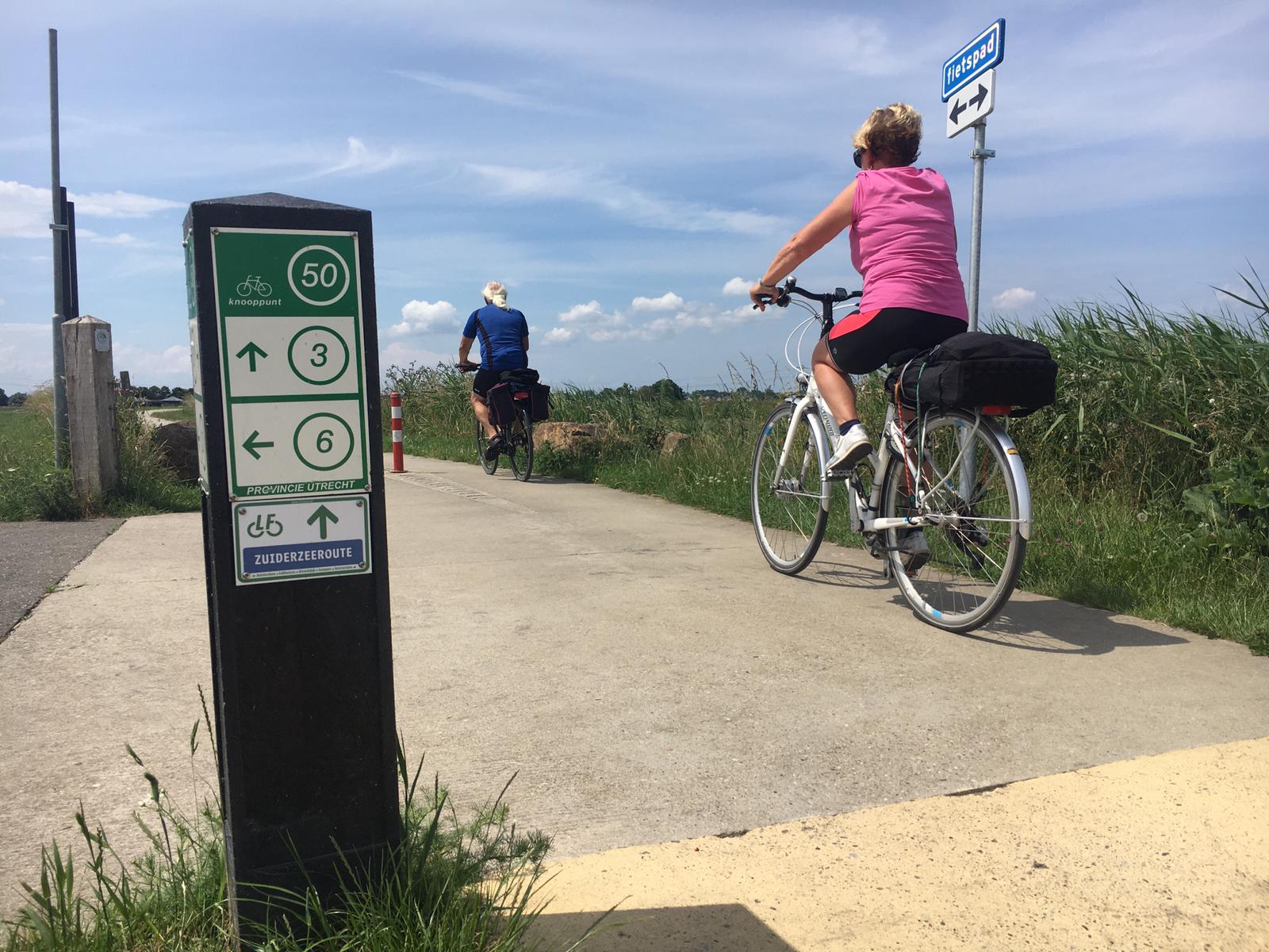 Eerste nieuwe bordjes LF Zuiderzeeroute - Nederland Fietsland