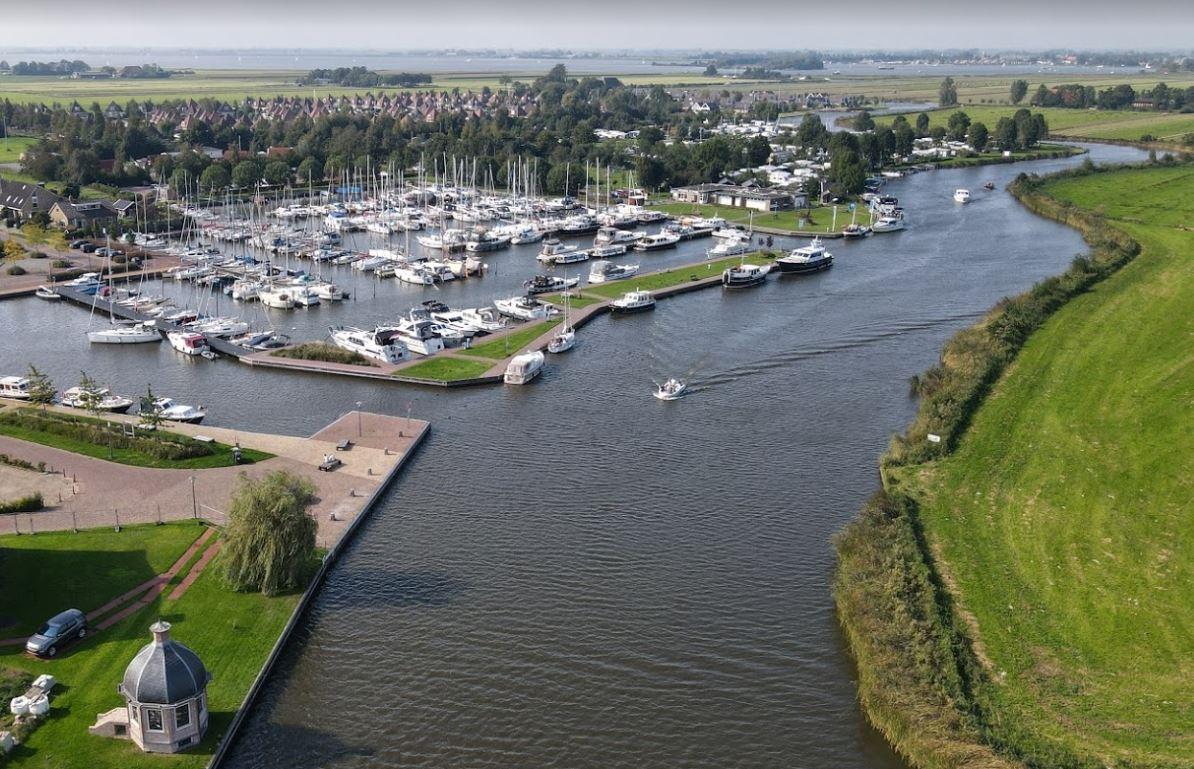 Aquacamping en Jachthaven De Rakken - Nederland Fietsland