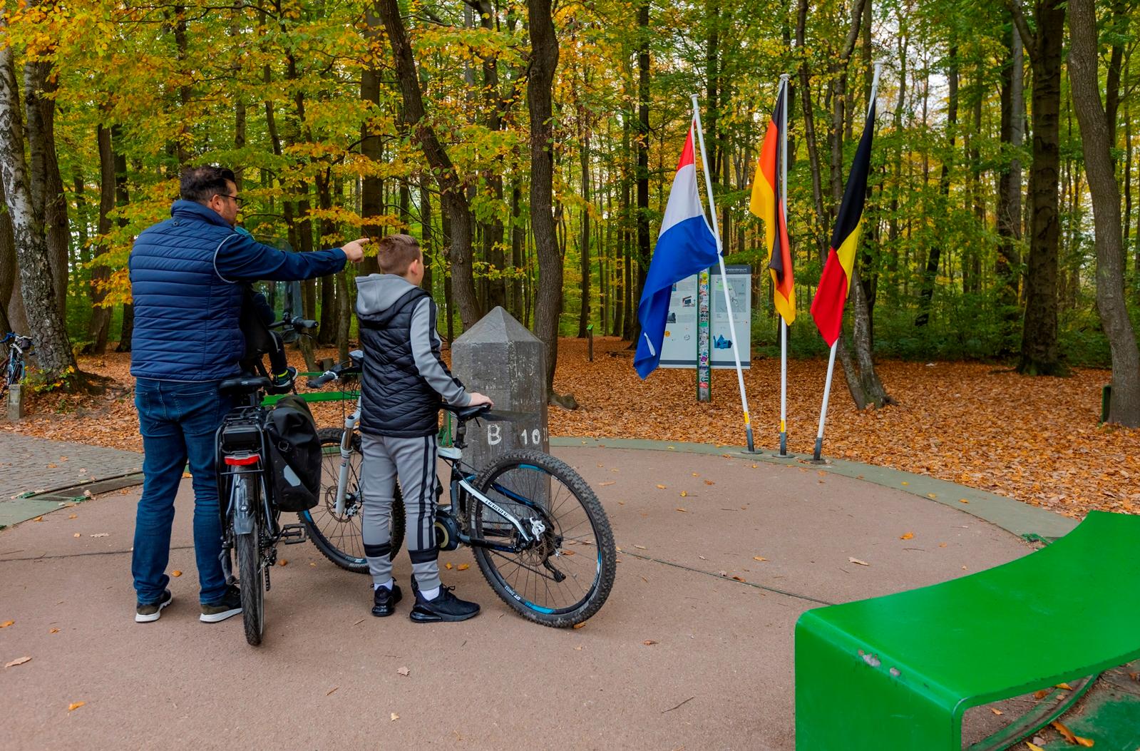 Drielandenpunt Vaalserberg - Nederland Fietsland